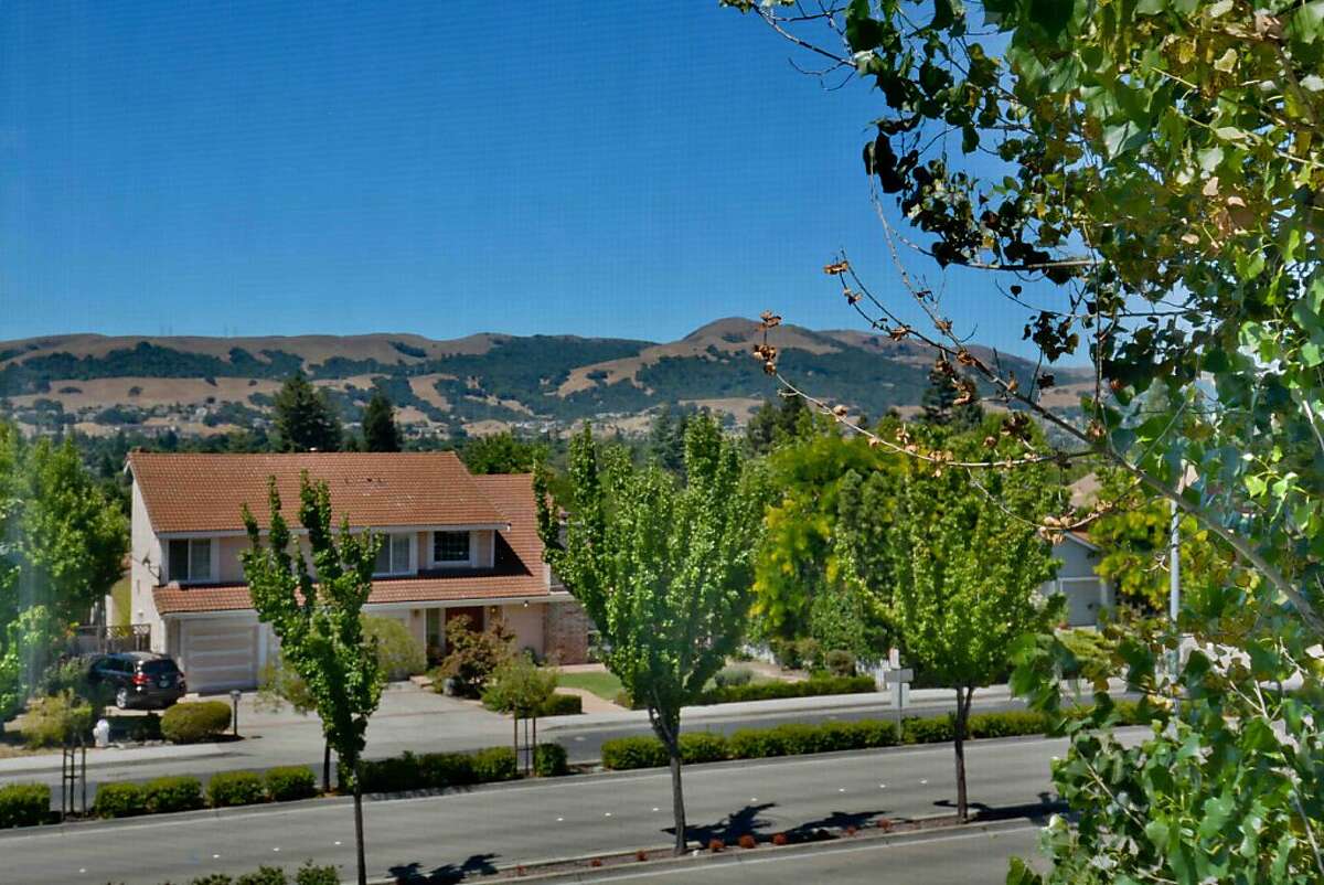 Updated Victorian in San Ramon offers a glimpse of wildlife