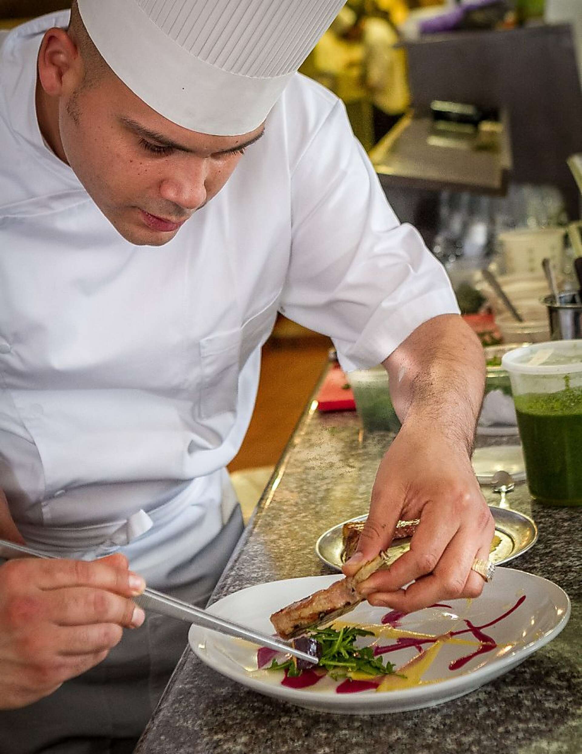 Palace has great food in unlikely setting