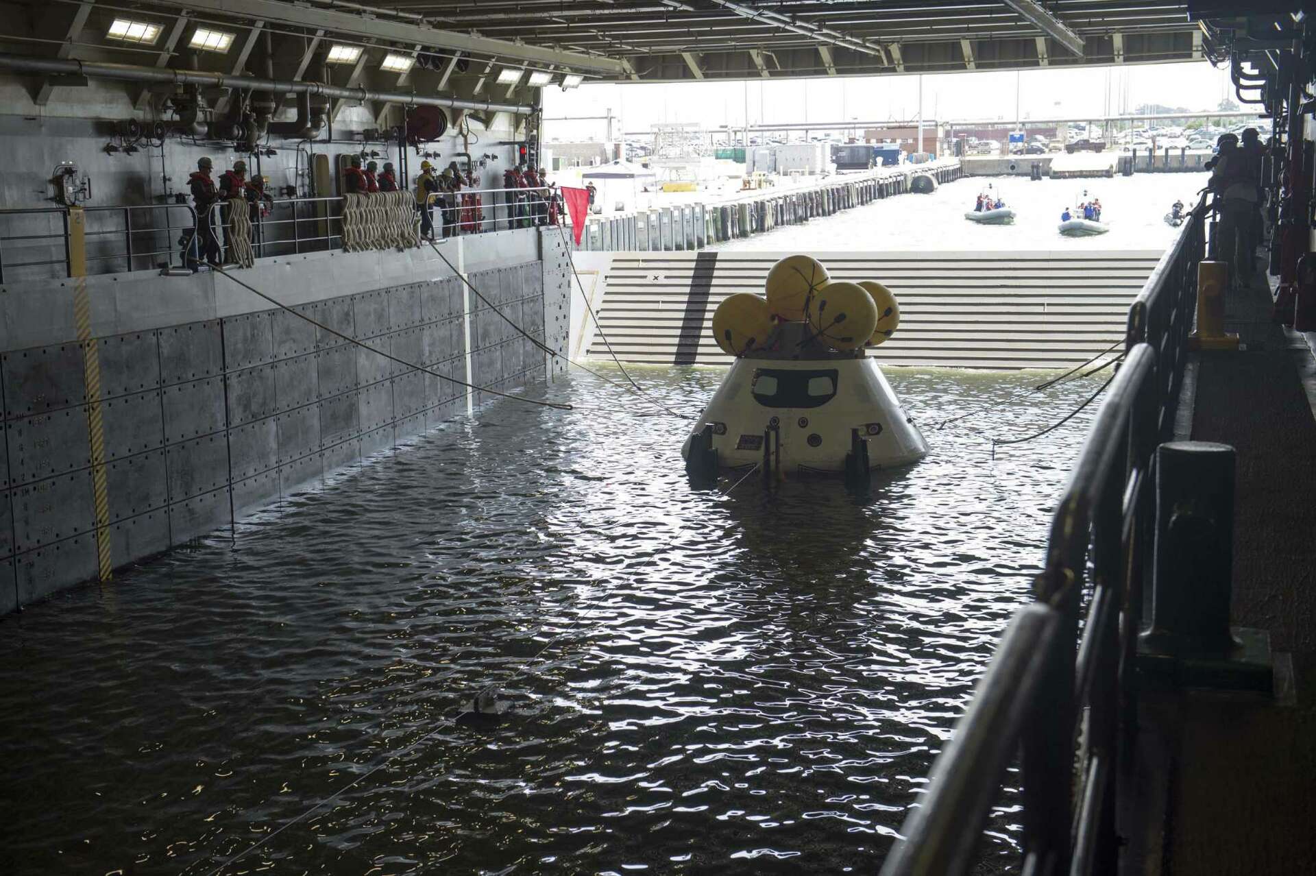 NASA, Navy practice space-capsule recovery