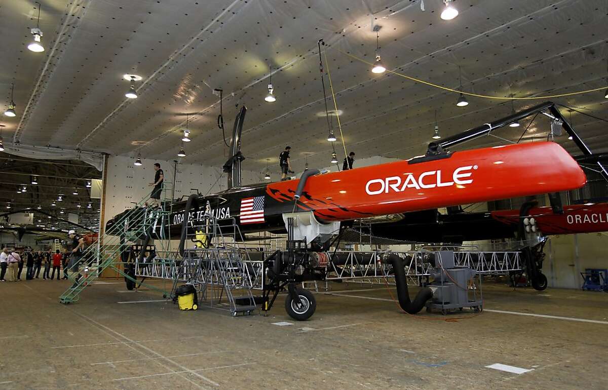IndyCar champ Franchitti visits Oracle Team USA headquarters