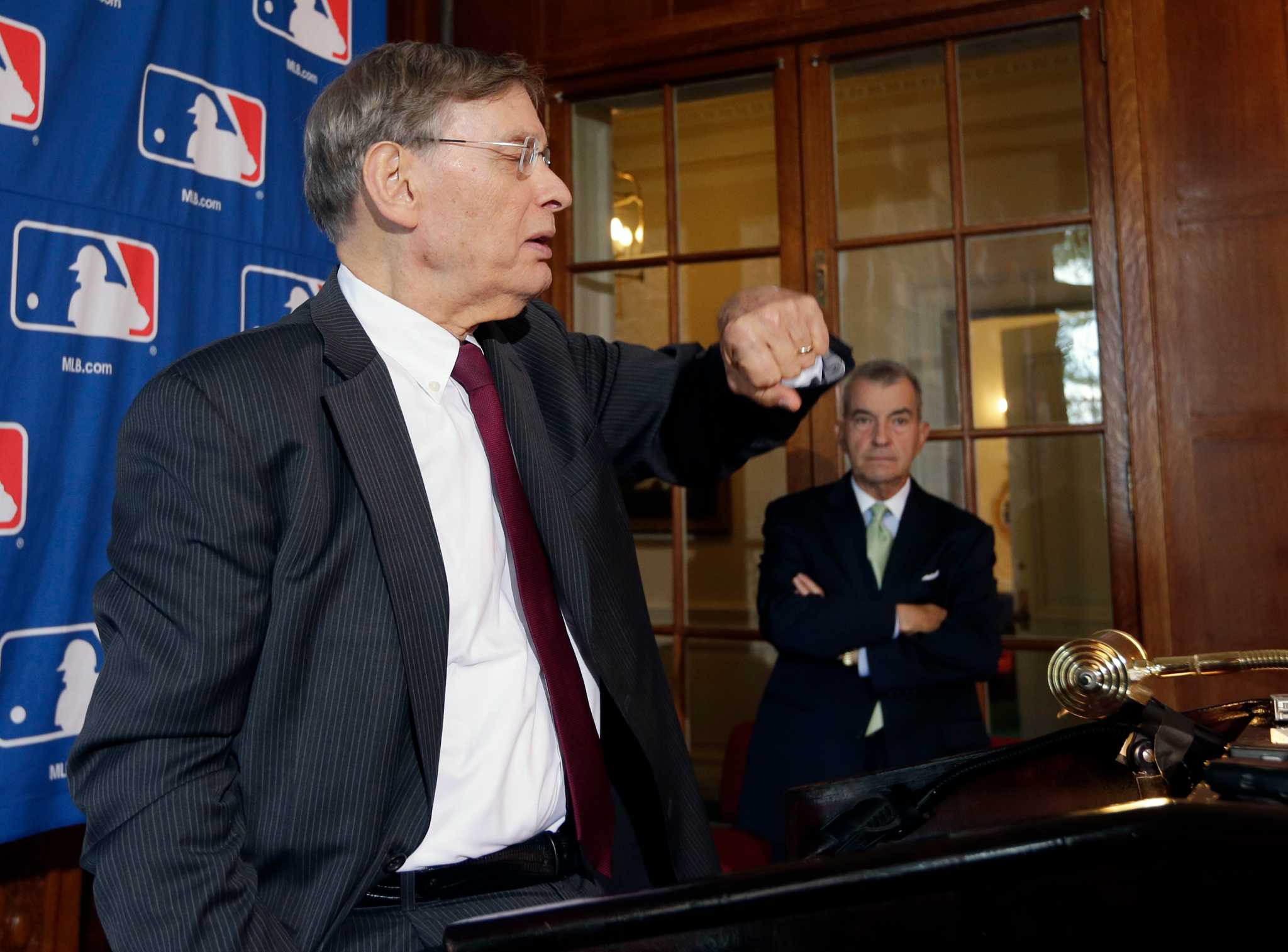 MLB to expand instant replay