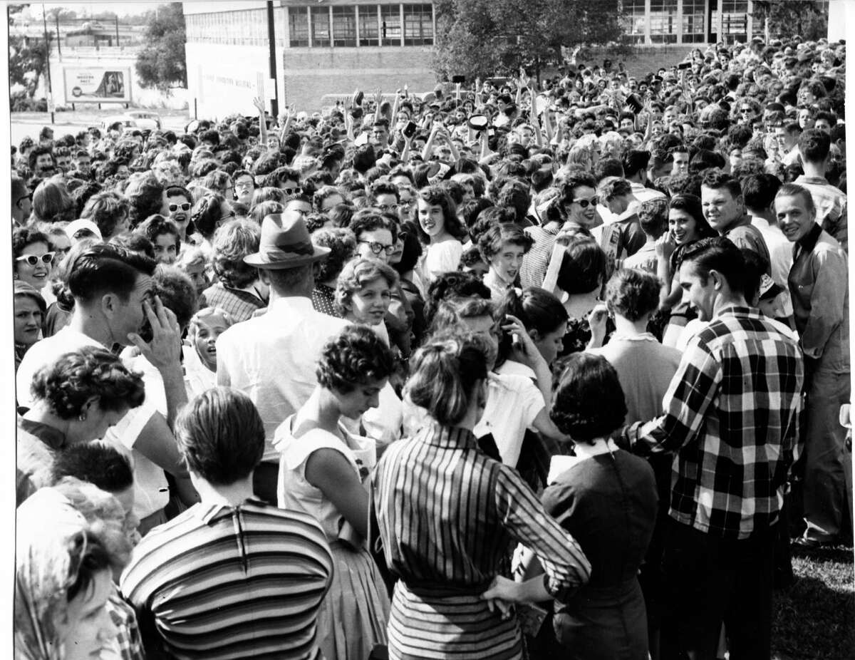 A&M Elvis exhibit celebrates king of rock 'n roll with rare photos ...