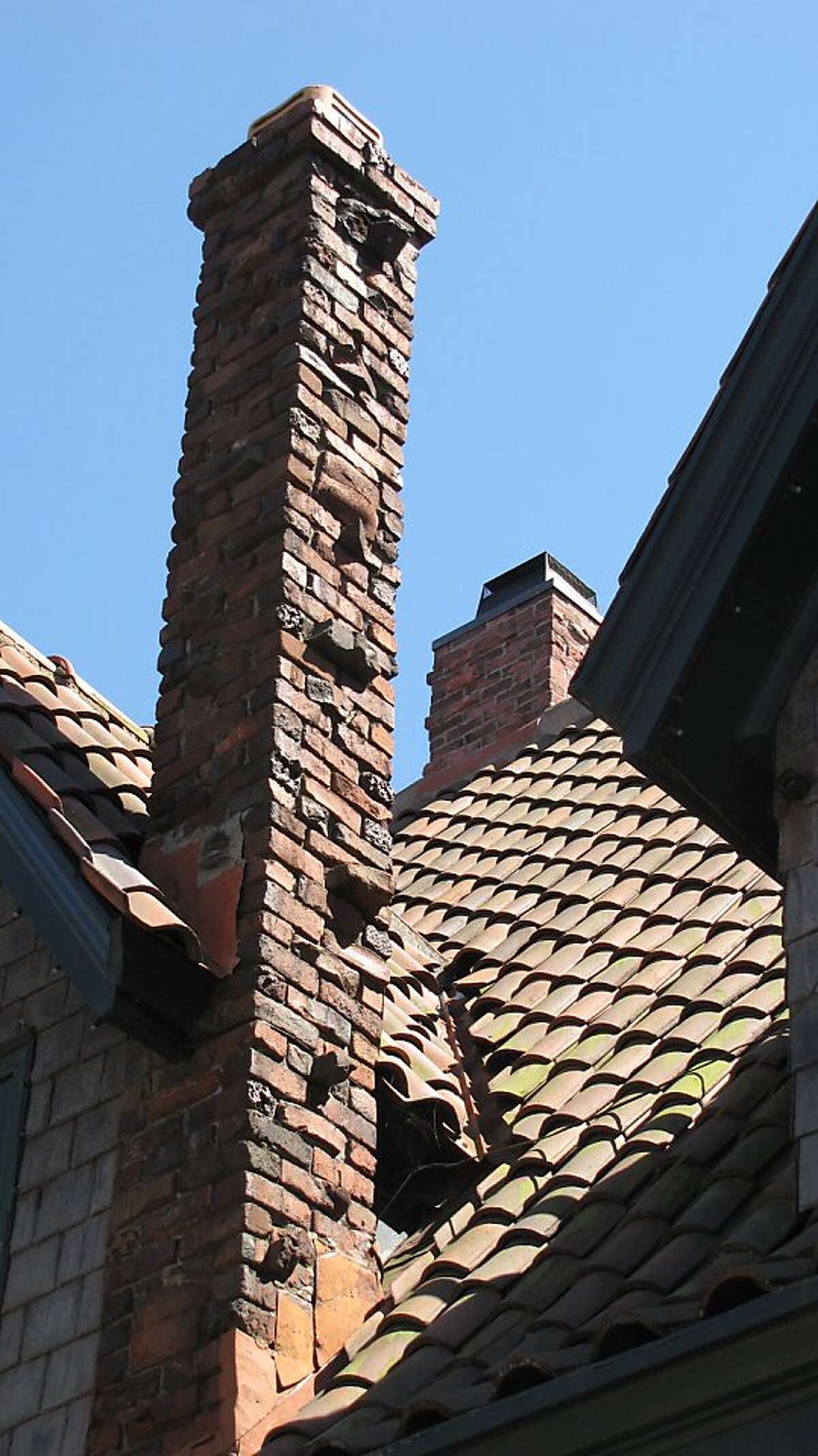 Earthquake-scarred bricks put on a show