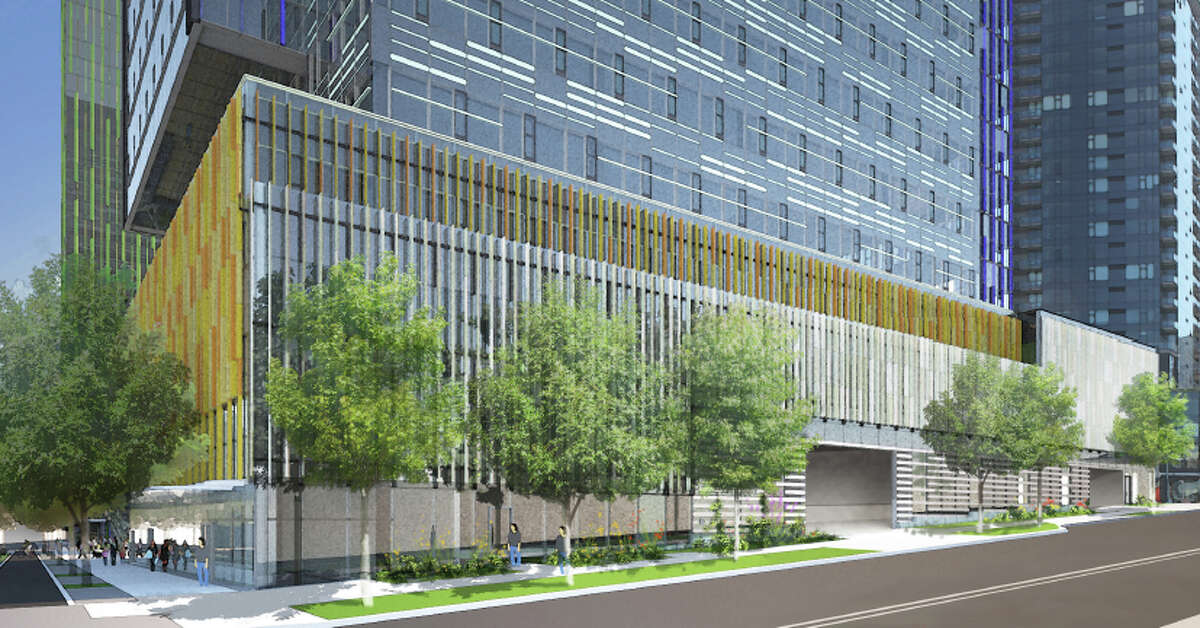 Critic: Amazon towers 'dumb'