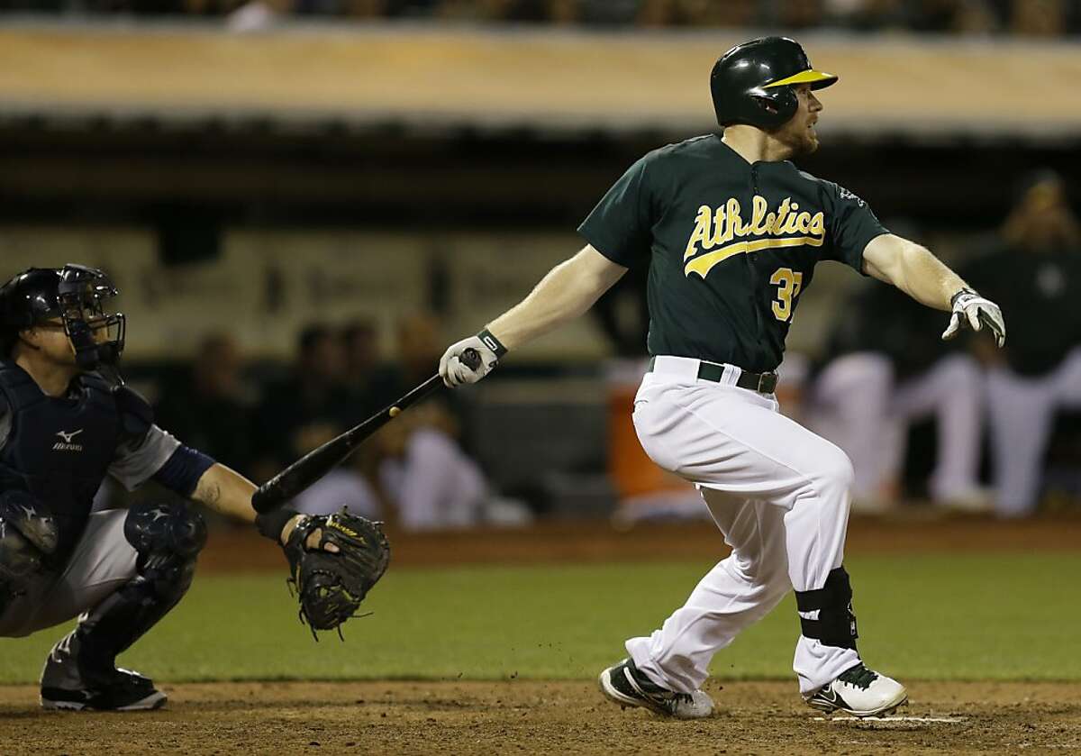Moss' homer seals 7th straight win for Parker