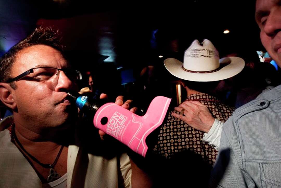 Gay and drag bars in Houston