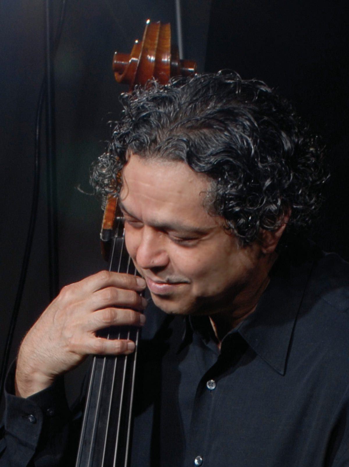 Bass man Joël Dilley goes it alone