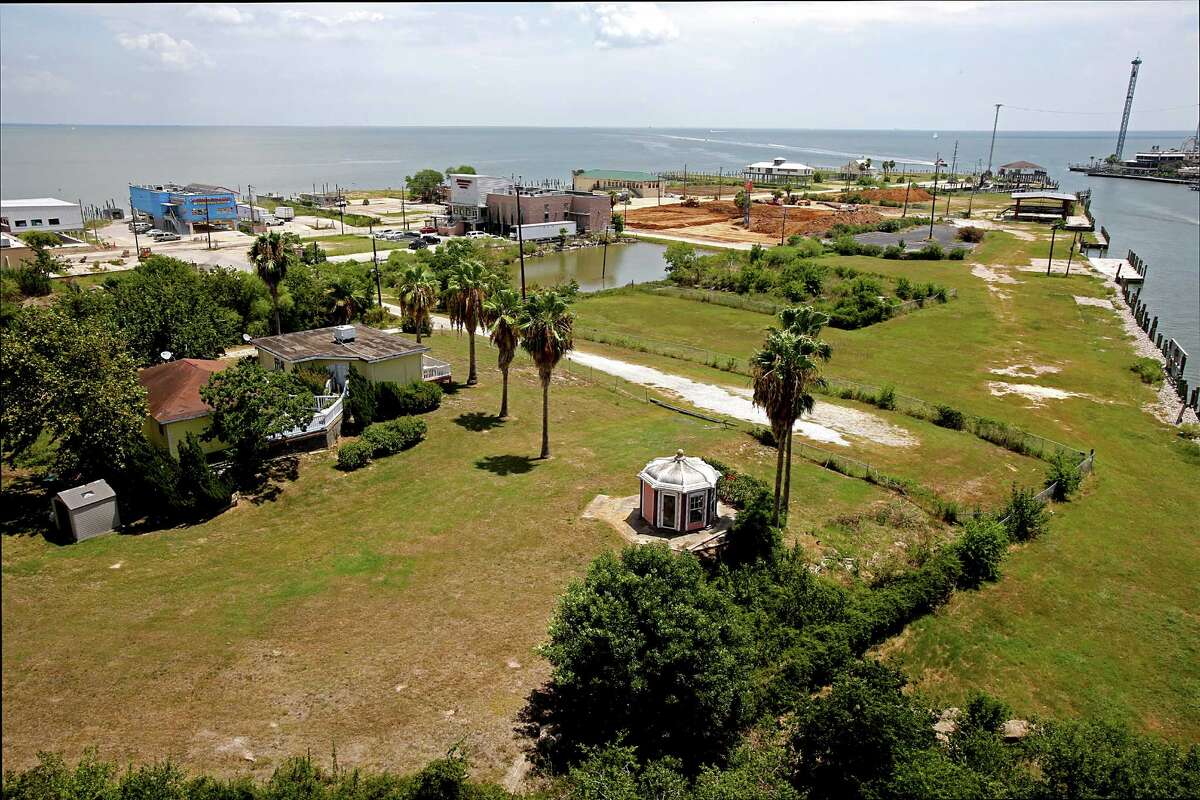 Seabrook has plan to emerge from Kemah's shadow