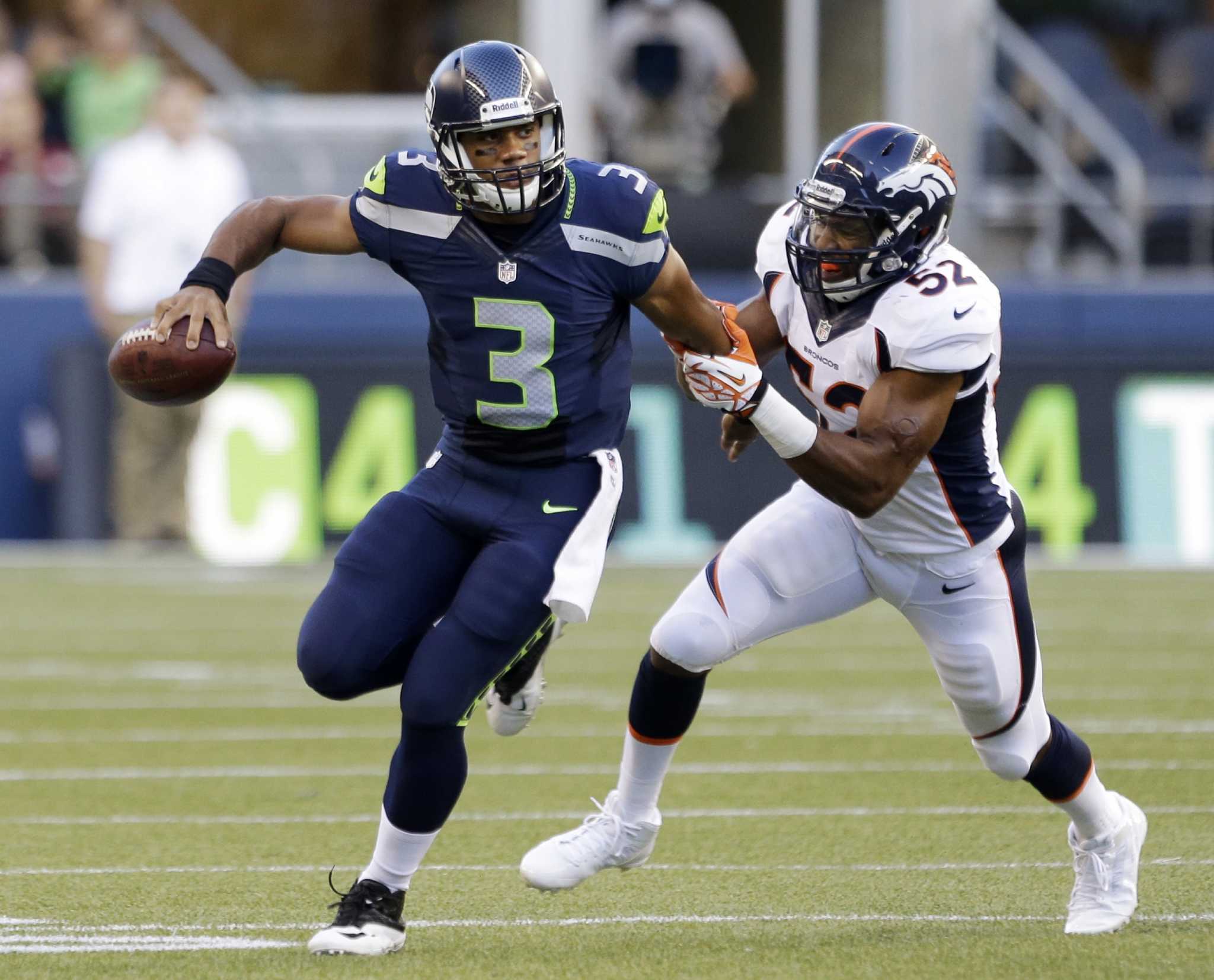 At CBS, analysts huddle to talk NFL