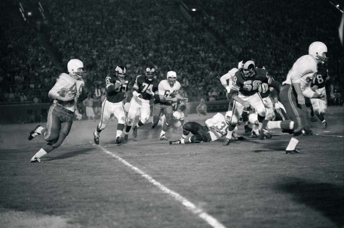 John David Crow, Texas A&M's first Heisman winner, dies at 79