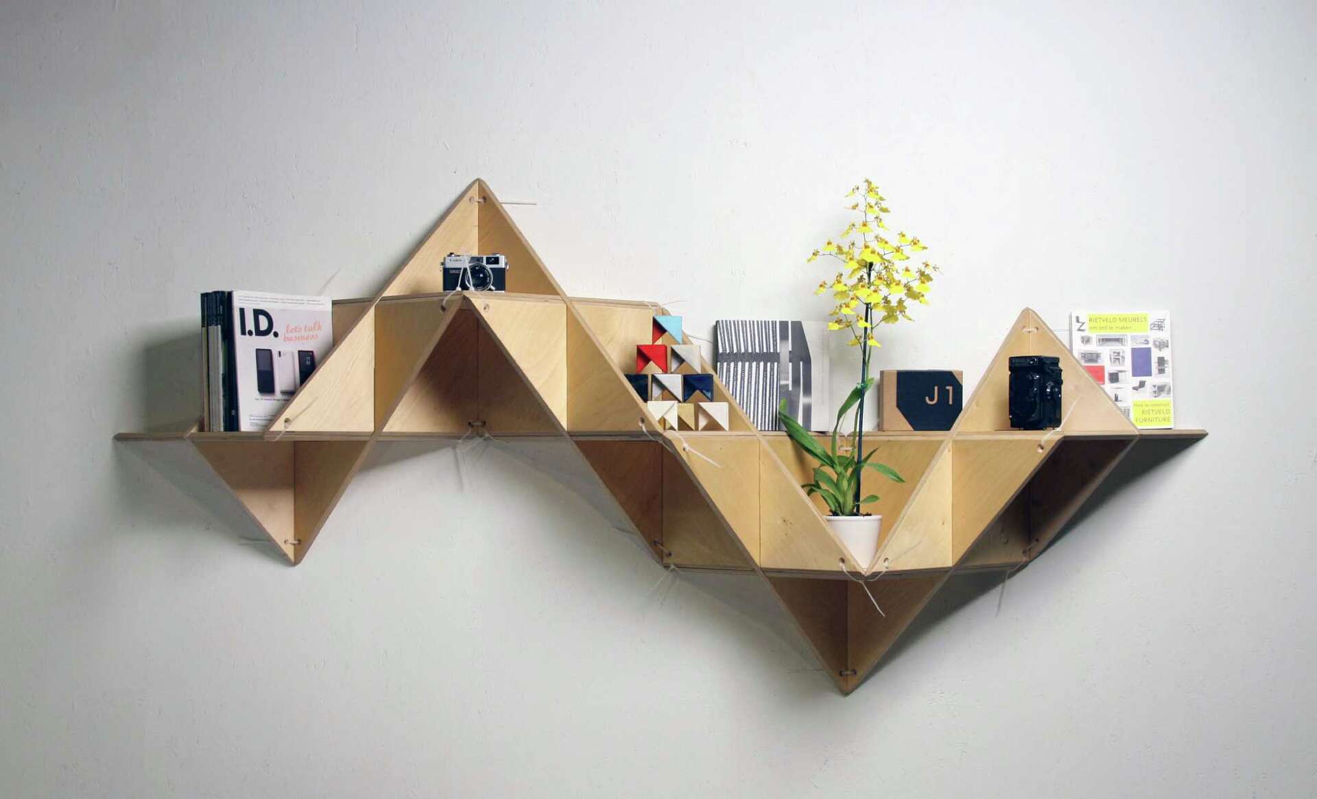 Geometry Lesson: Angular furnishings for the school year