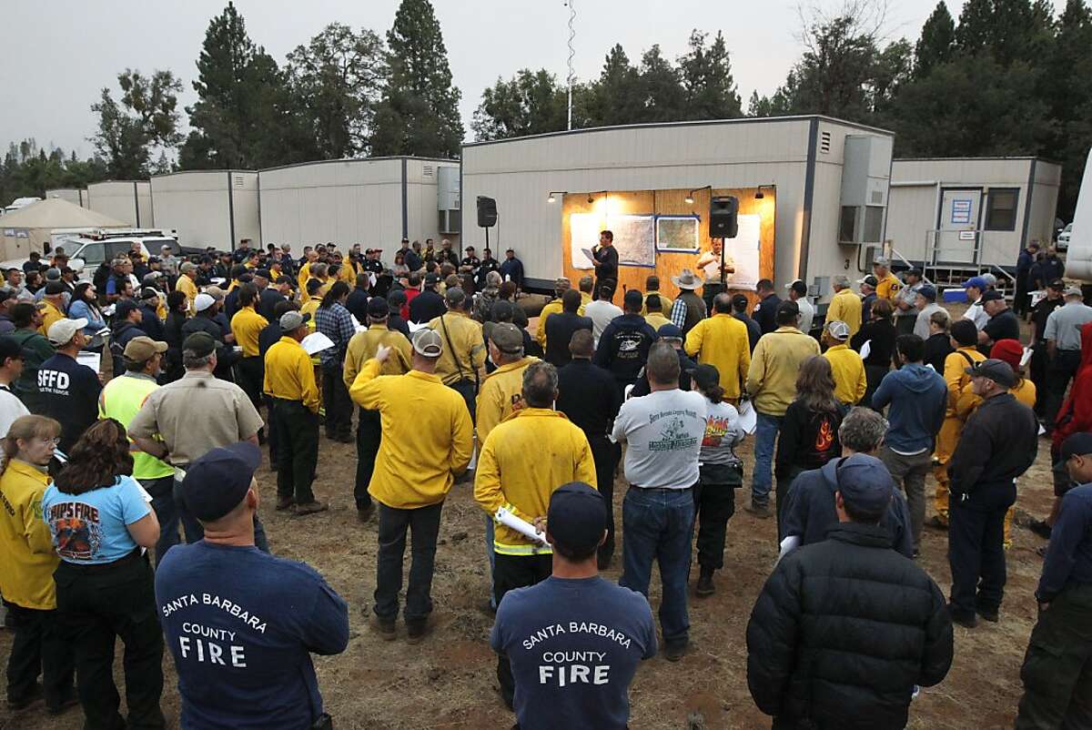 Fire near Yosemite 'growing exponentially'