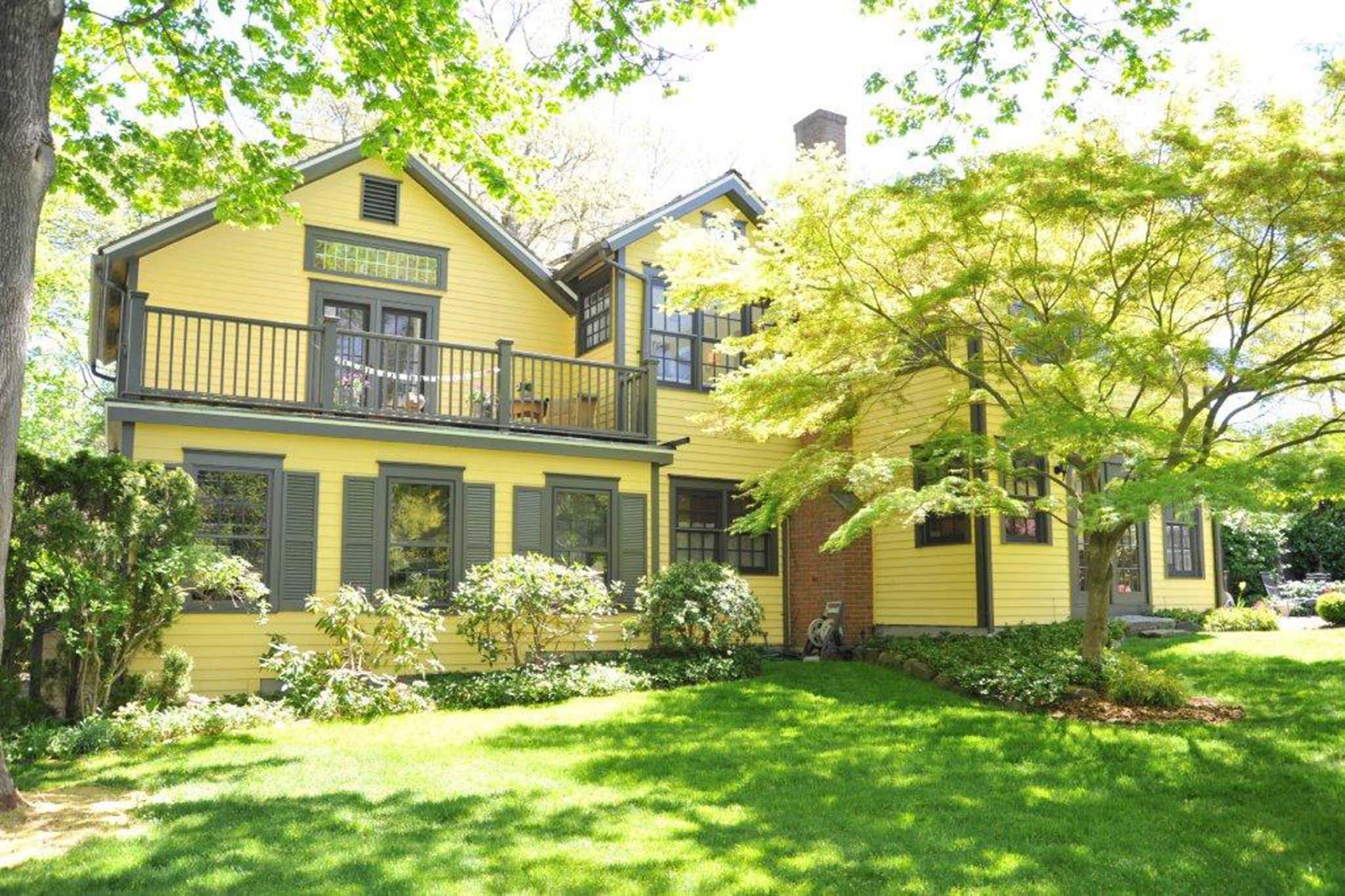 Banana yellow house has appeal