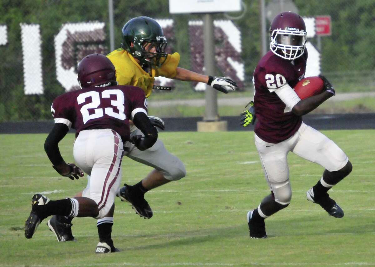 GALLERY: Silsbee football scrimmage