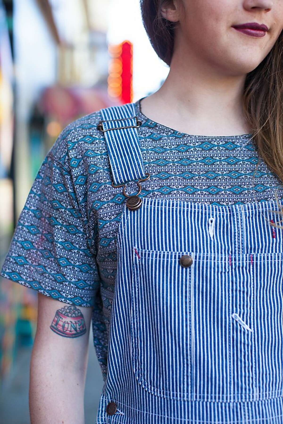 We love the '90s fashions - vintage and newish