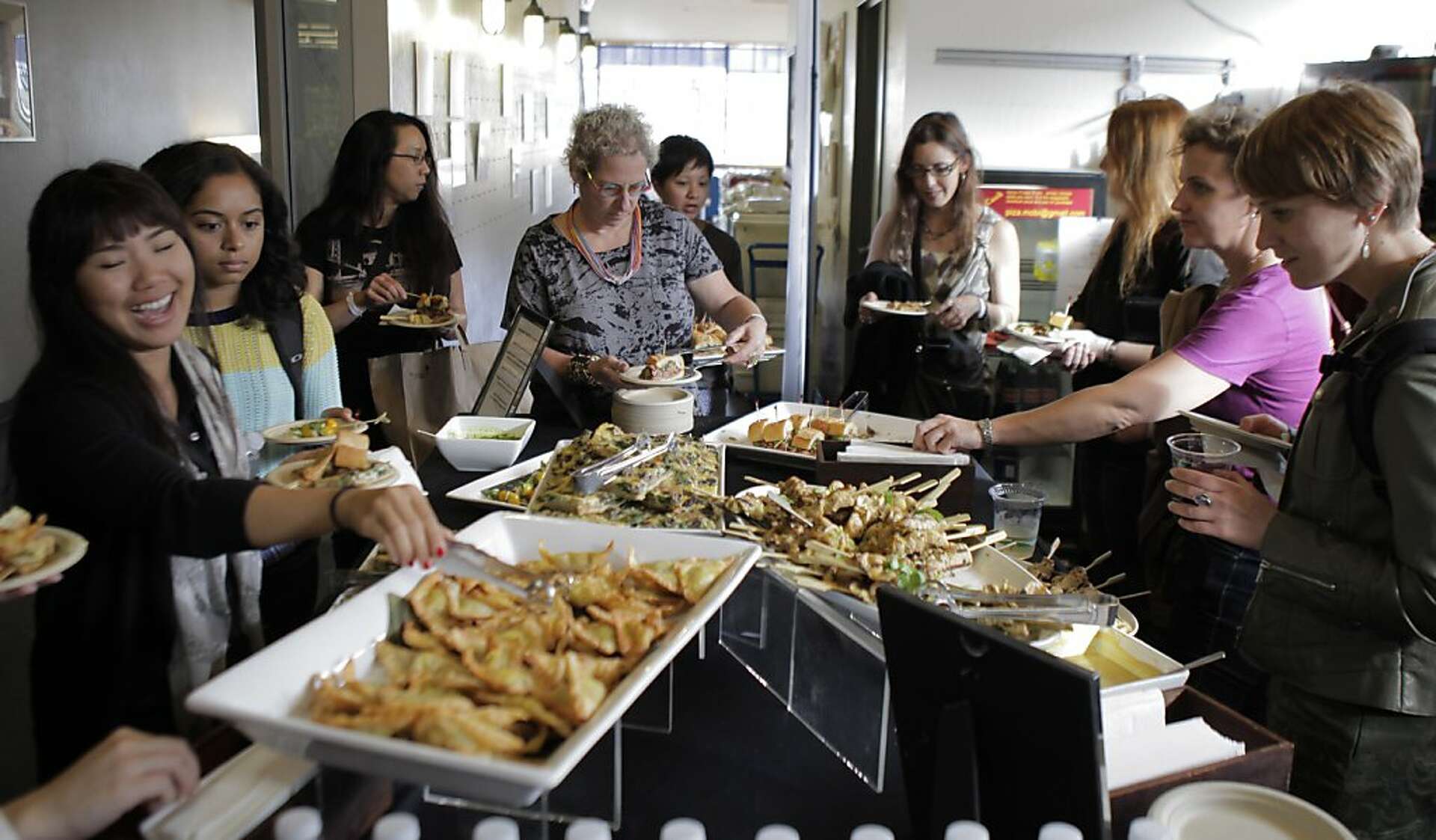 Tech women find opportunities in Girl Geek Dinners