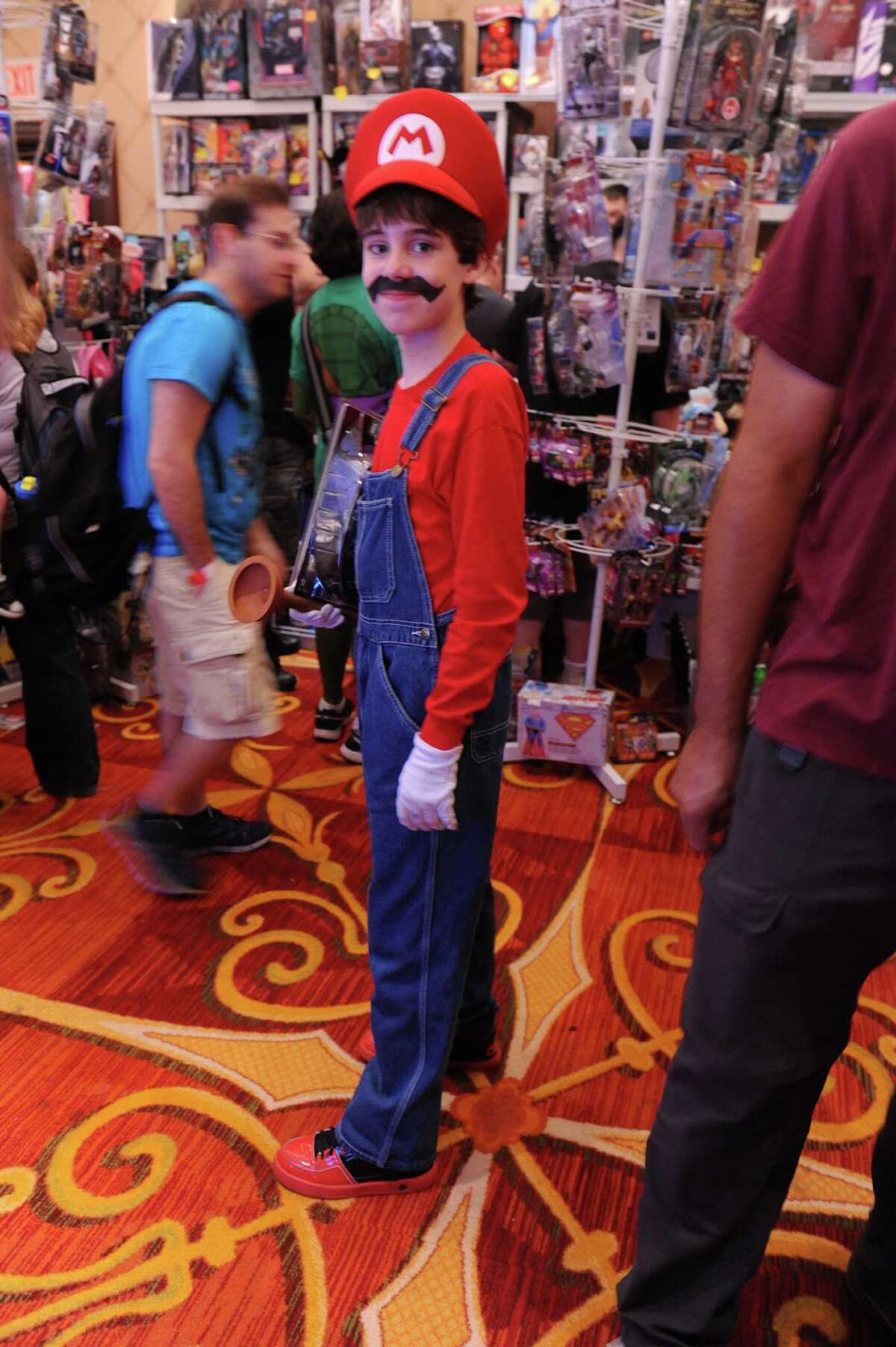 Fourth annual ComicCONN gets hero's welcome