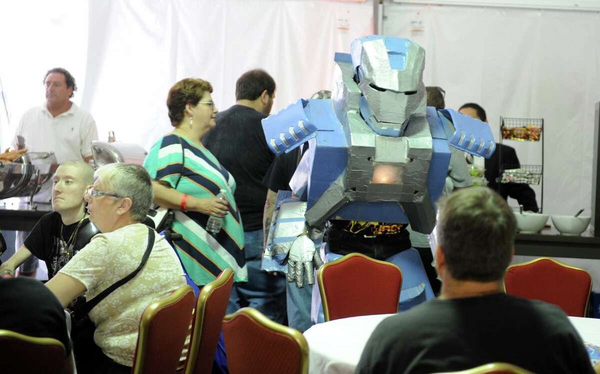 Fourth annual ComicCONN gets hero's welcome