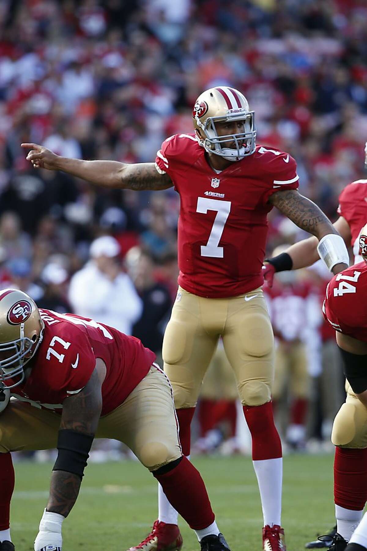 Kaepernick looks sharp as 49ers stomp Vikings