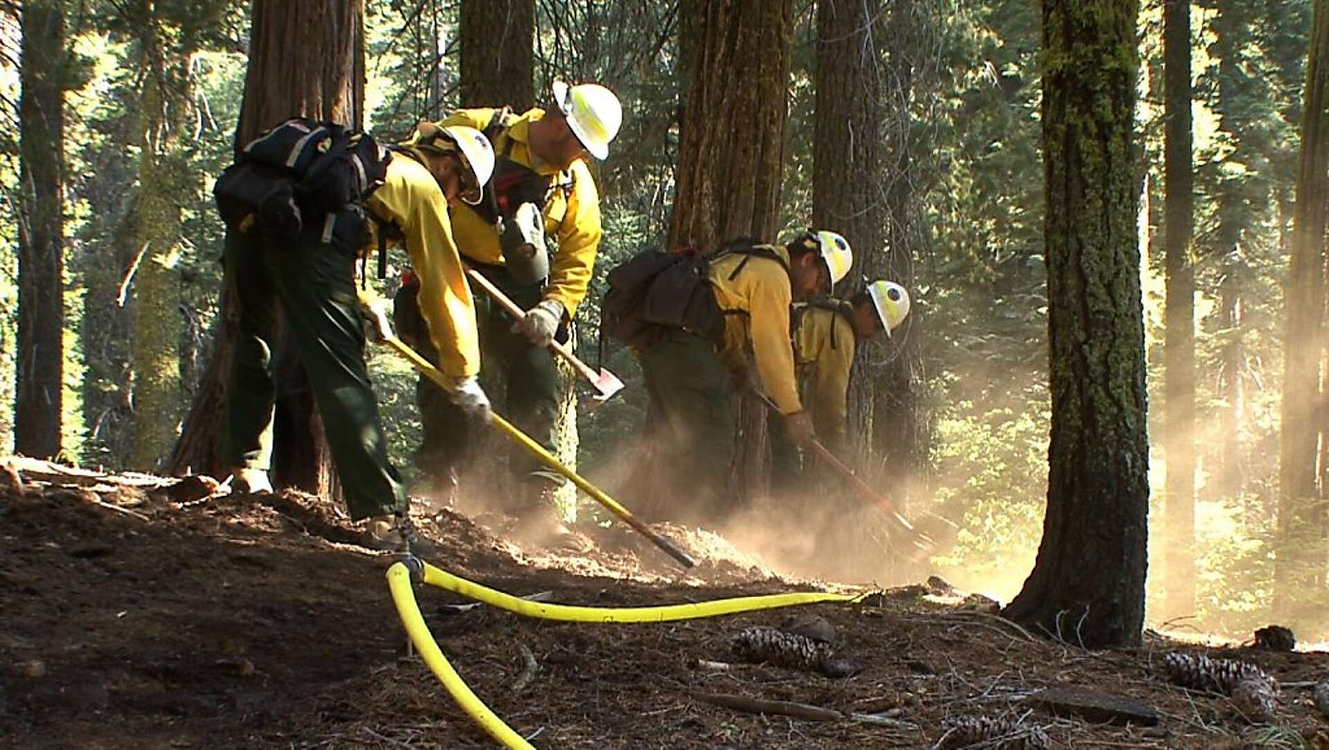 Yosemite fire threatens towns, S.F.'s reservoir