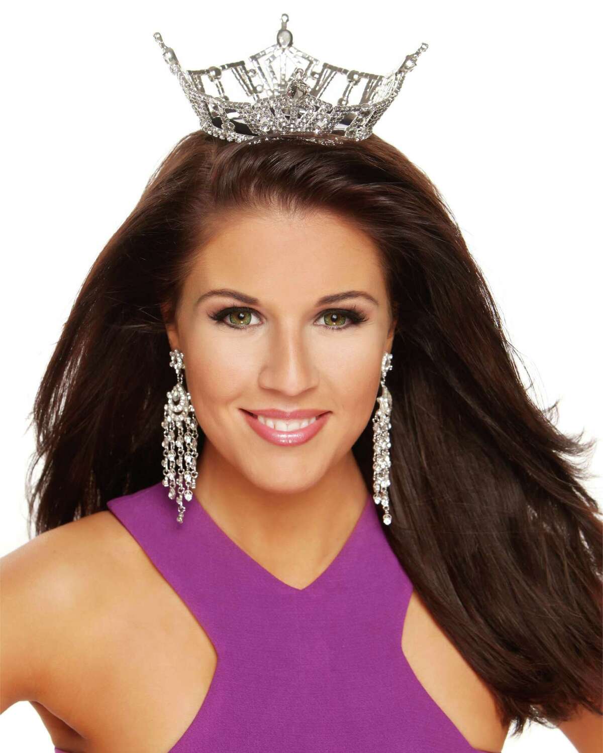 Friendswood grad follows heart as she competes in pageant