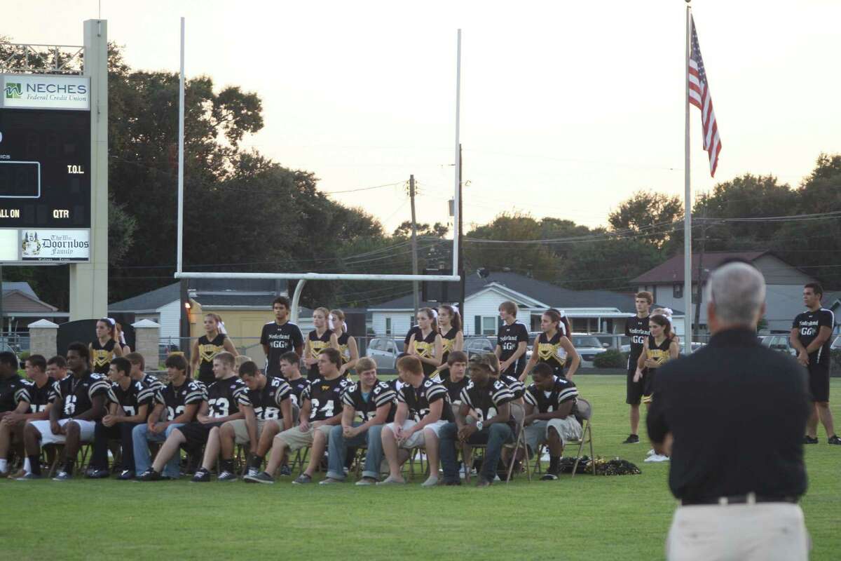 Gallery: Nederland Bulldogs Pep Rally