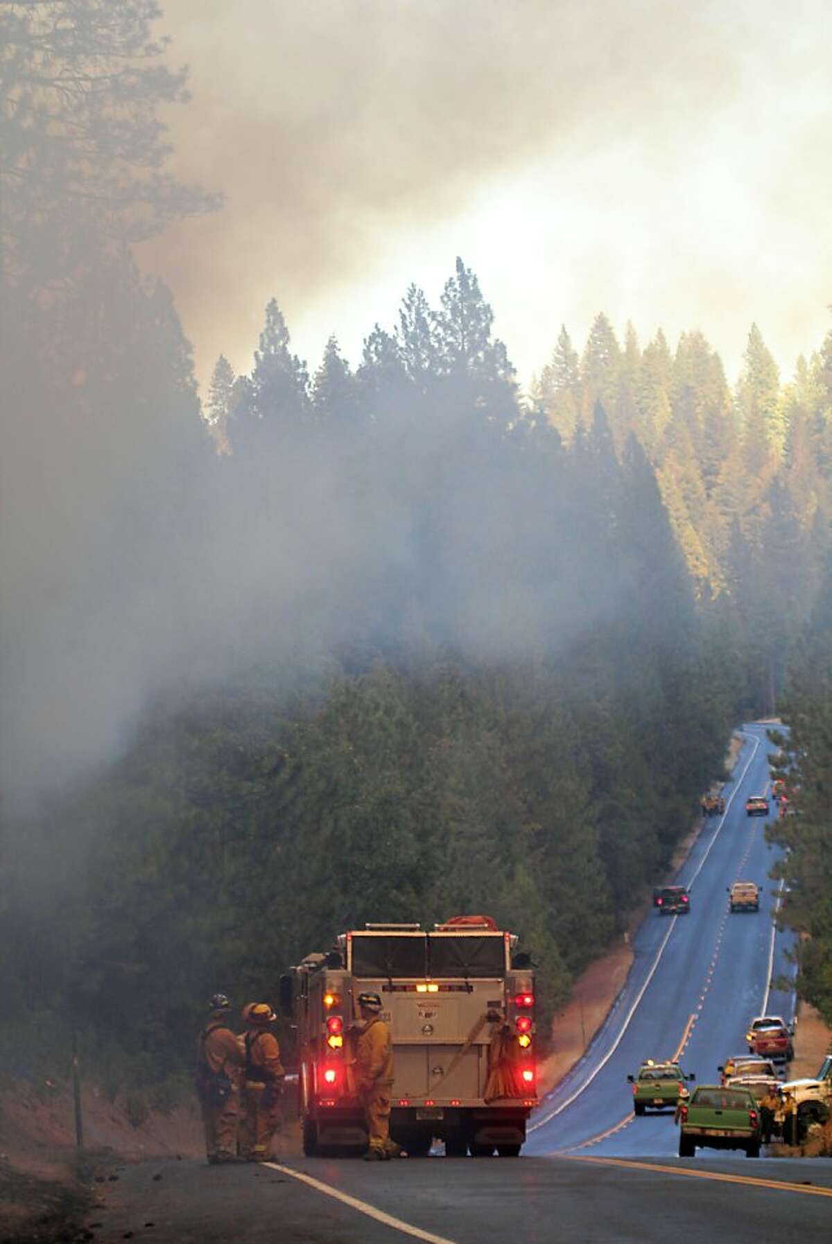 Yosemite fire: Crews defend Gold Country