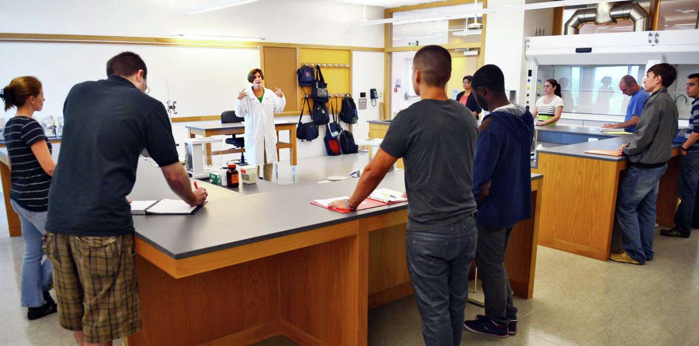 An immersion in science for students at HVCC