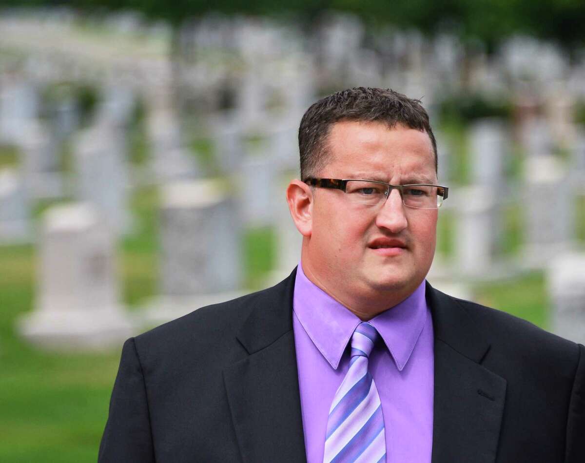 Using Web to appeal for financing