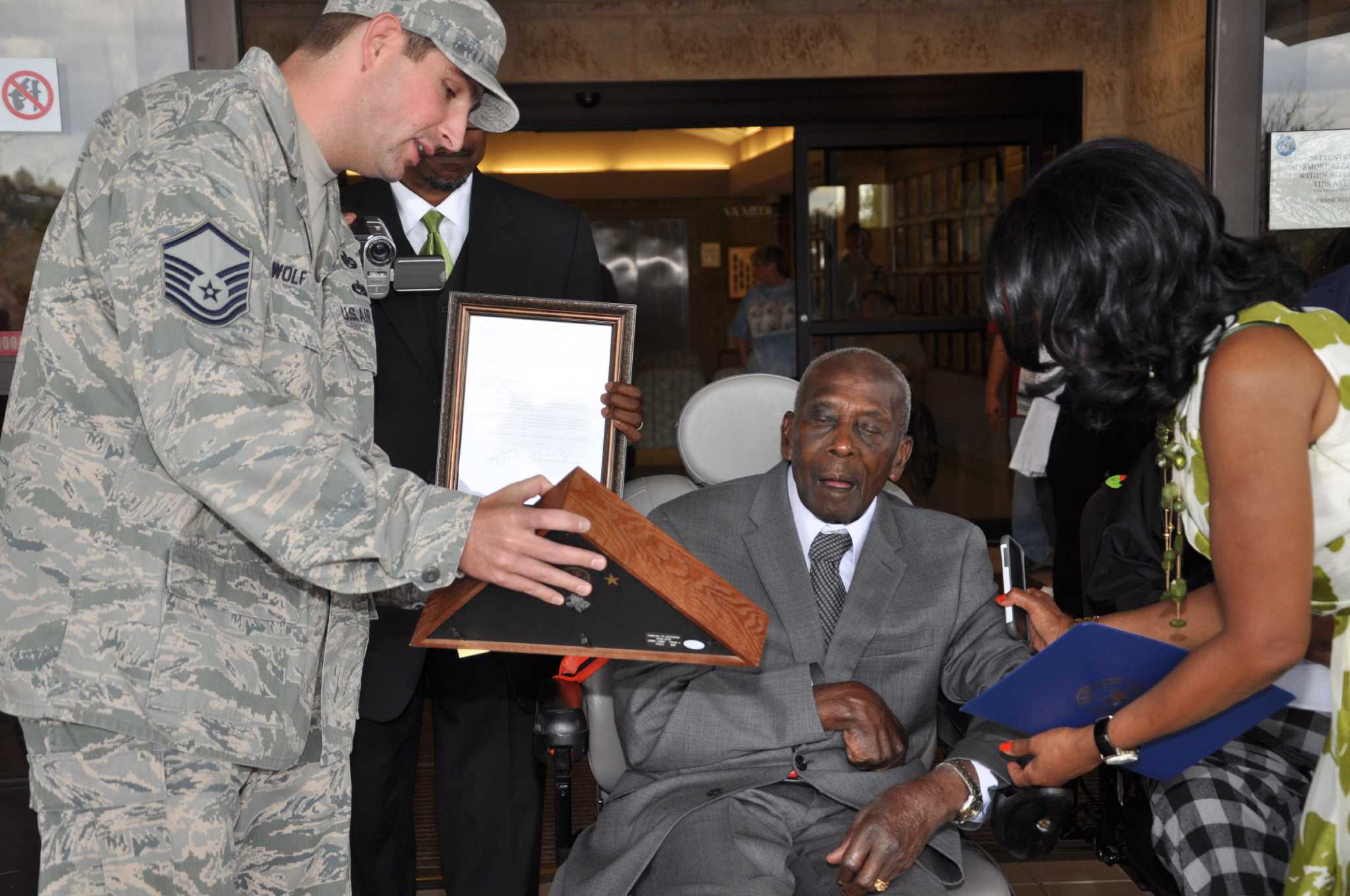 Texas WWII vet celebrates a century