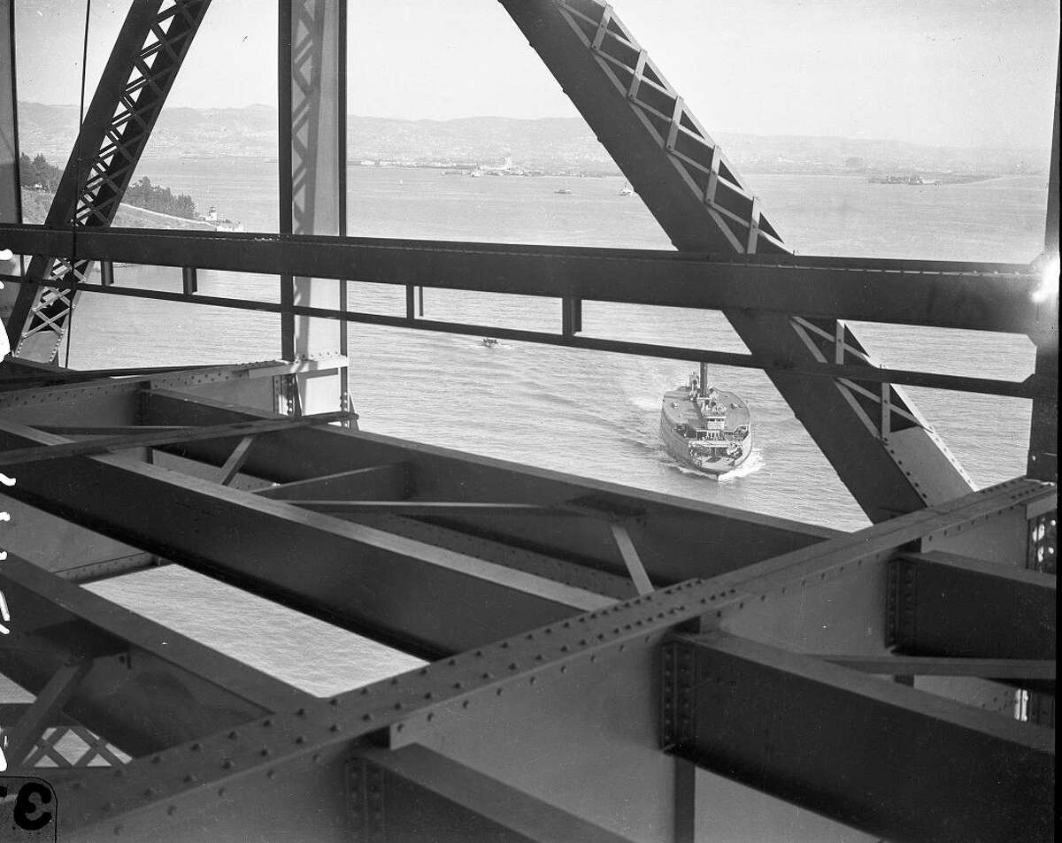 Striking photos show the Bay Bridge under construction