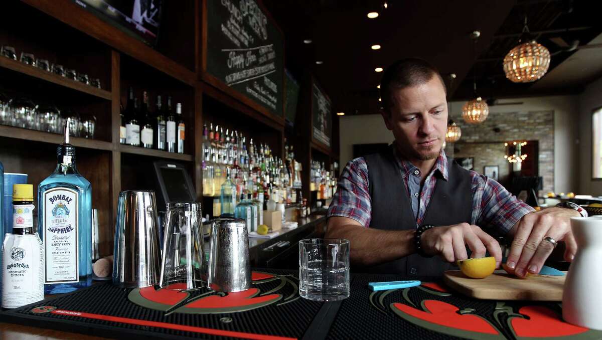 Bartender-mixologist bellies up in national contest