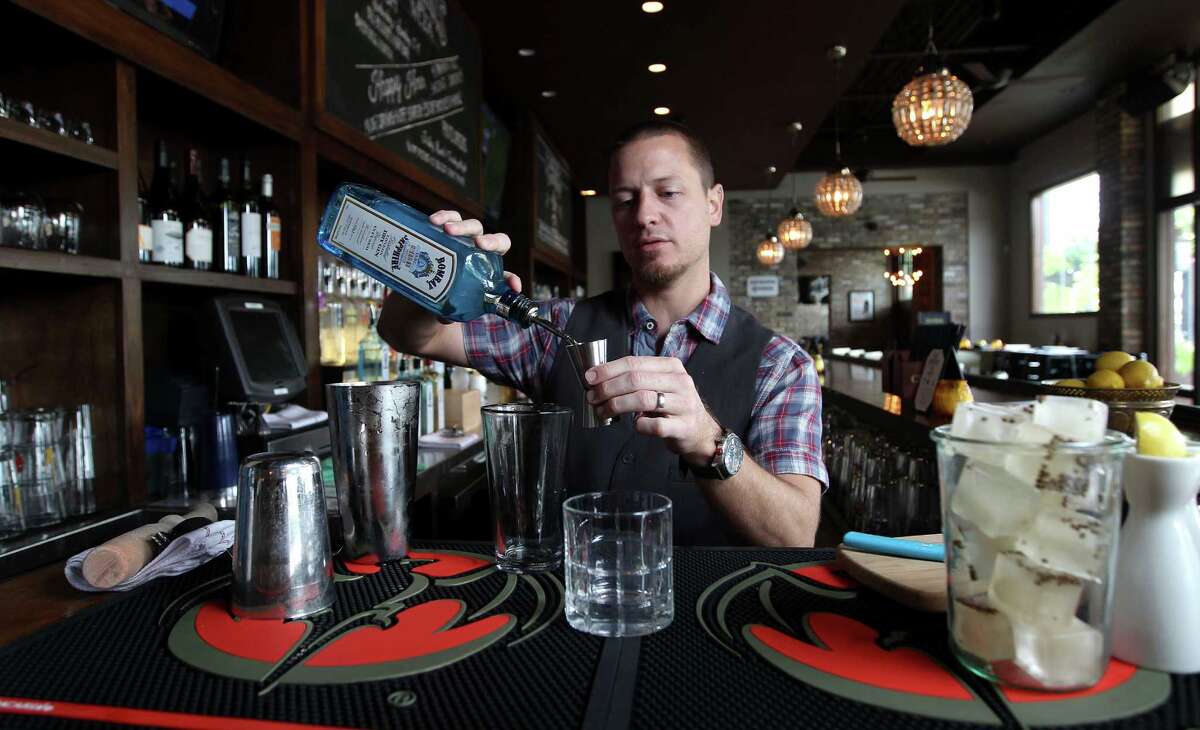 Bartender-mixologist bellies up in national contest