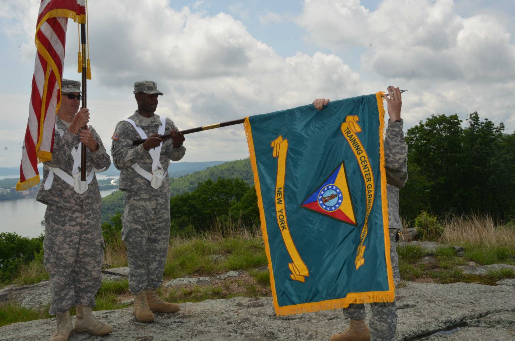 Soldiers get new flag, unit patch