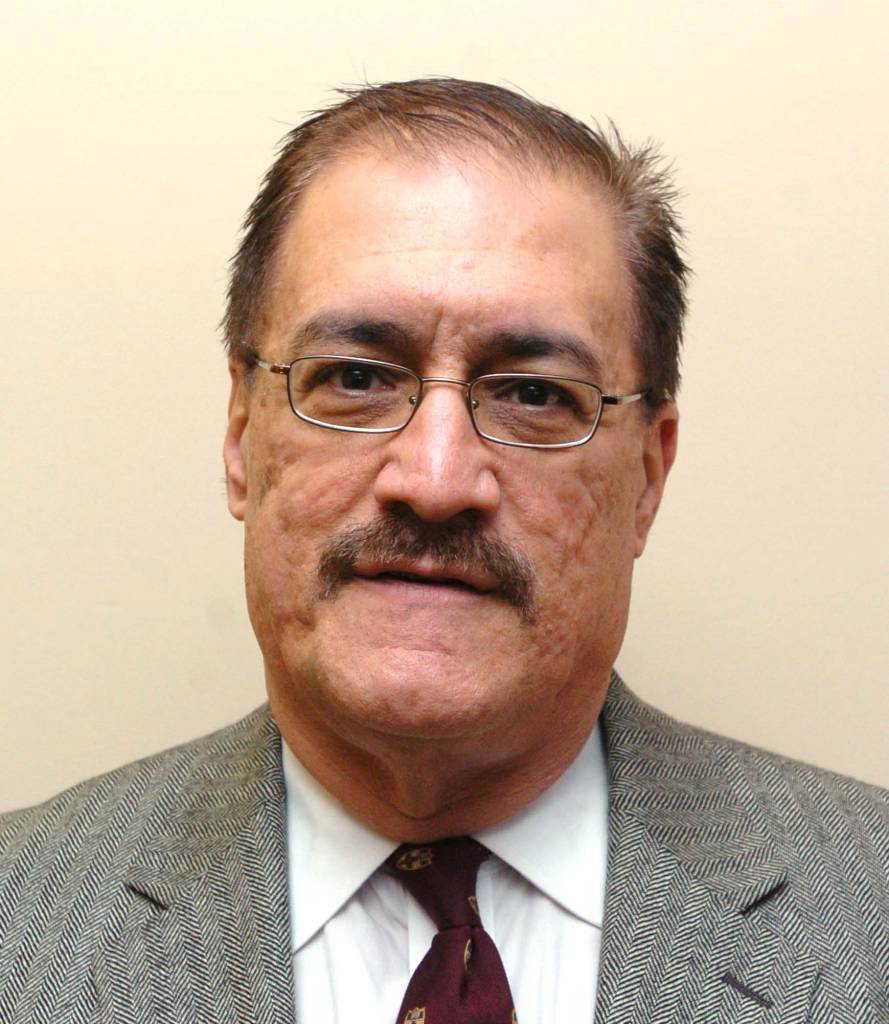 Educating himself on the district, new superintendent meets with community