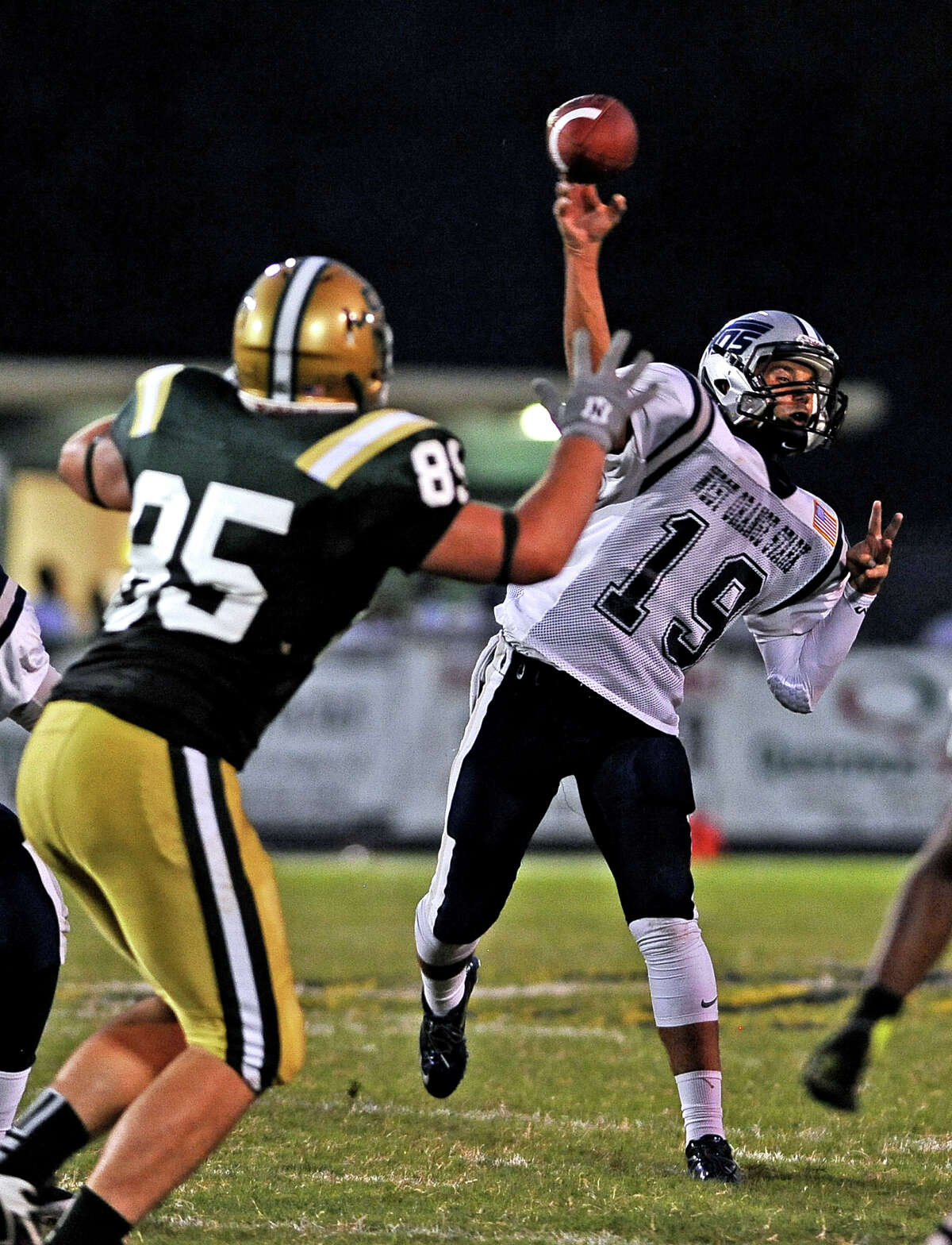 WO-S goes with quarterback change for Central game