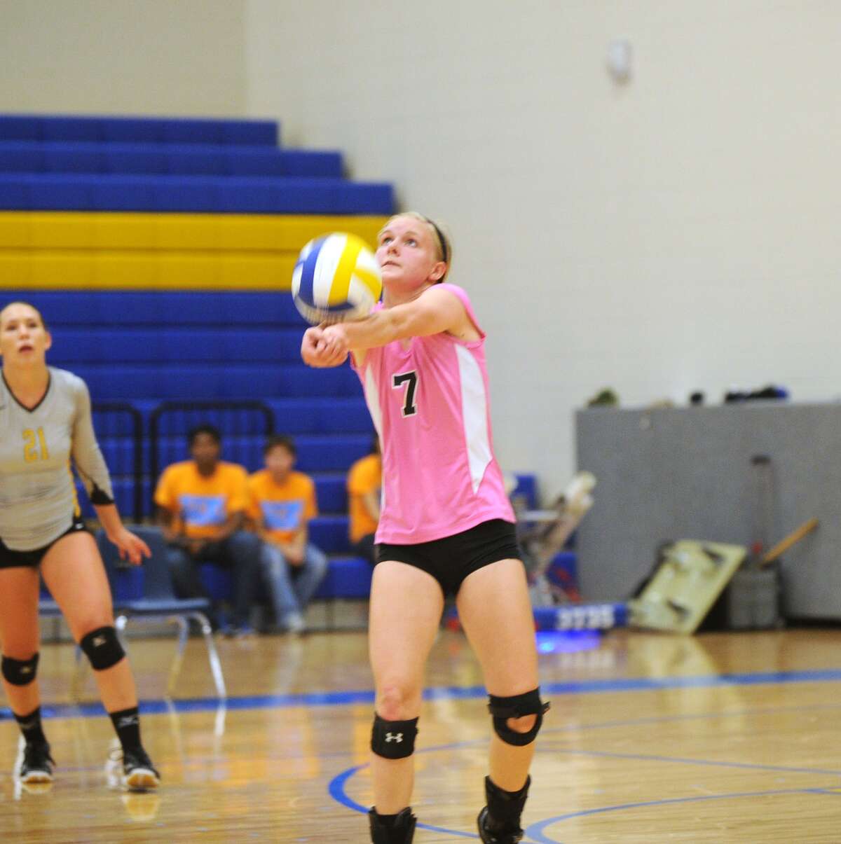 Young Klein Oak Panthers look to live up to volleyball tradition