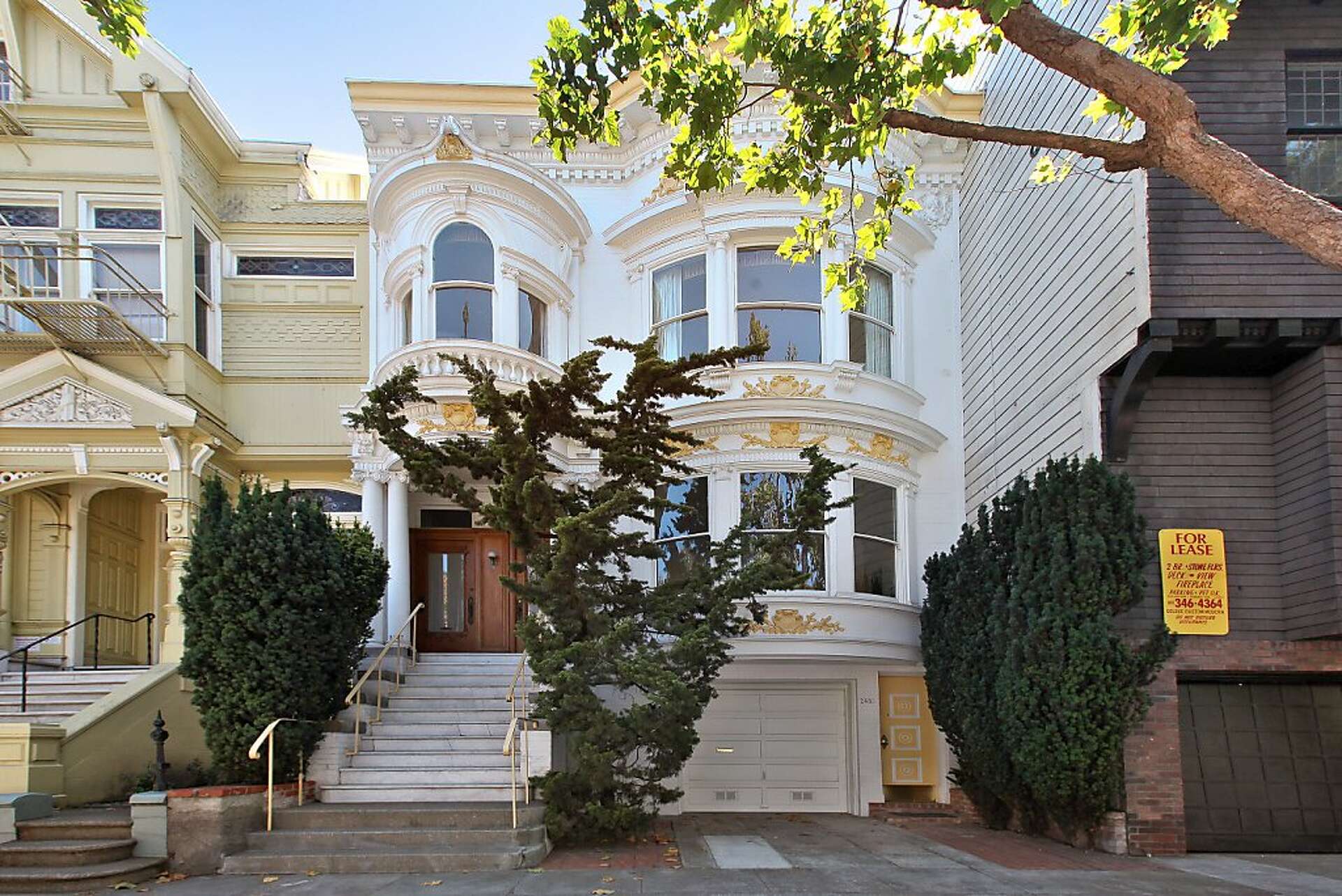 Condo in Pacific Heights set in stately Victorian