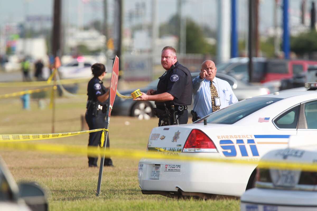 1 dead, 3 injured in stabbing at Spring High School