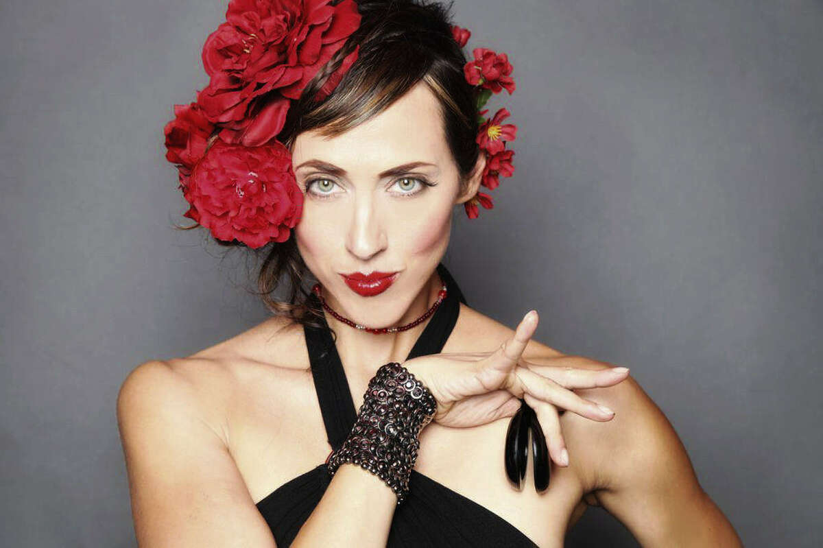 Latin Notes: Patricia Vonne's star-kissed 'Cage'