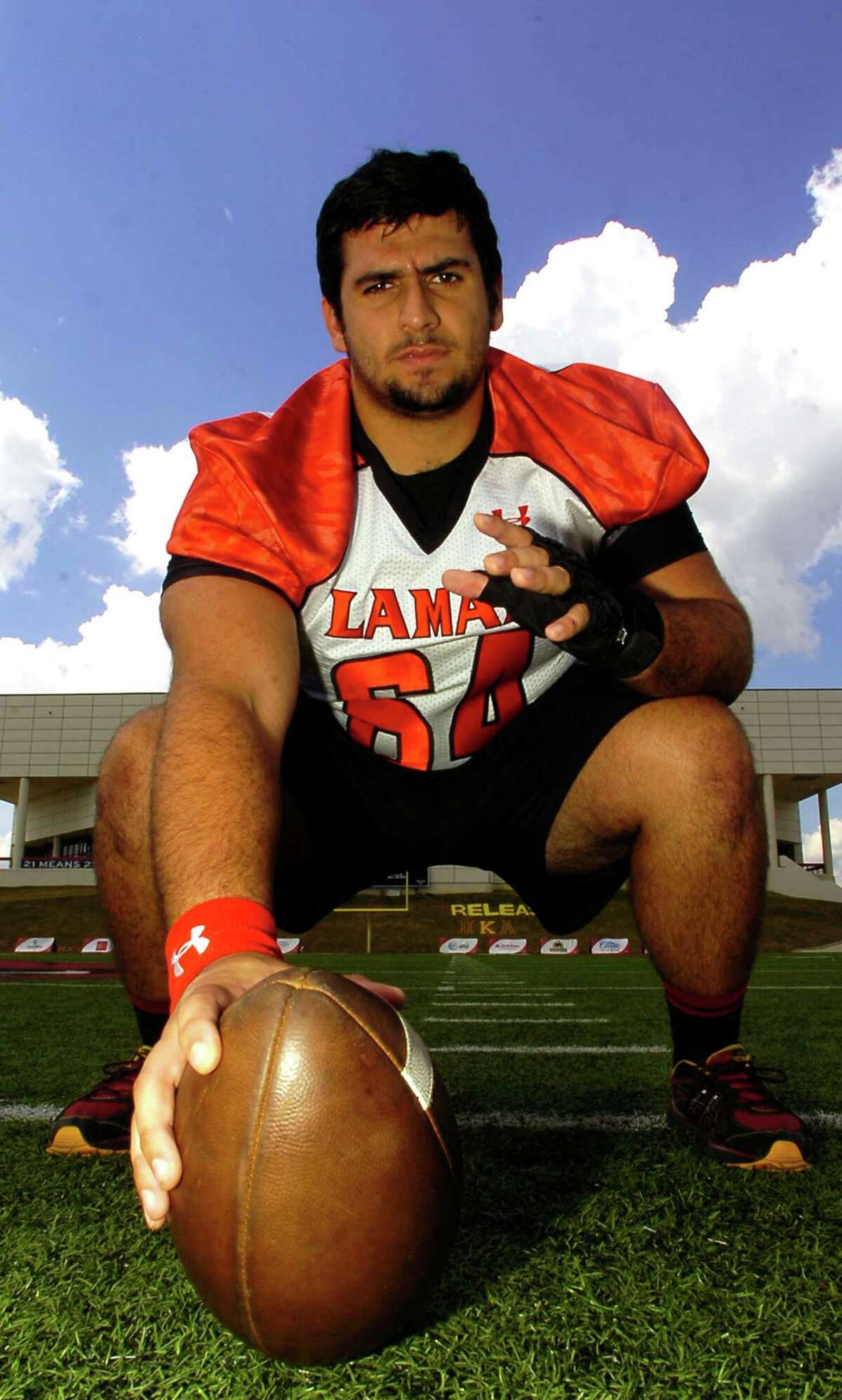 Center's consistency keeps Lamar offense stabilized