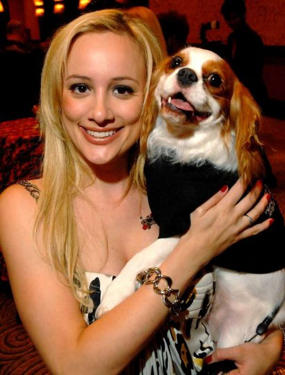 Houston's "The Bachelor" star Erica Rose gets engaged at the Houston Zoo