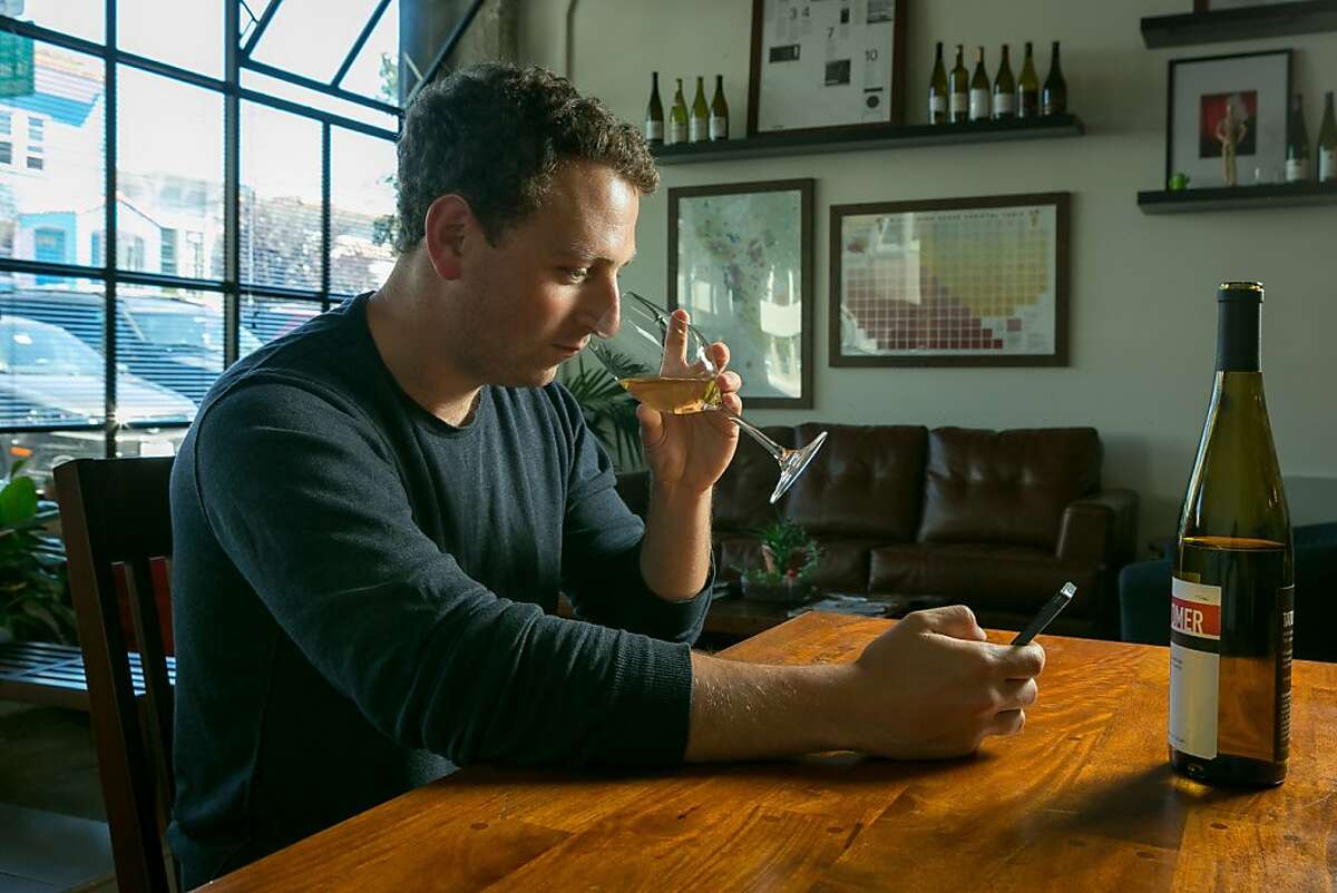 Apps for wine lovers find their social side