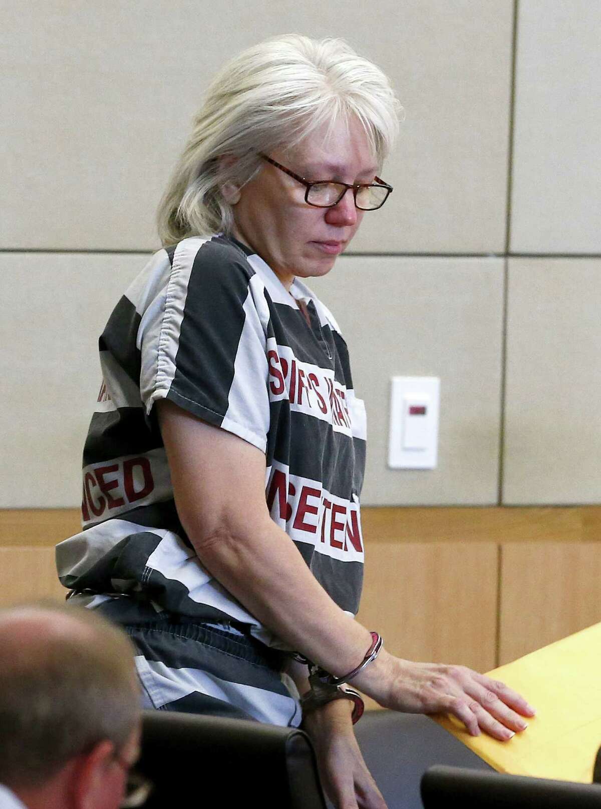 Arizona woman on death row is released, awaits retrial