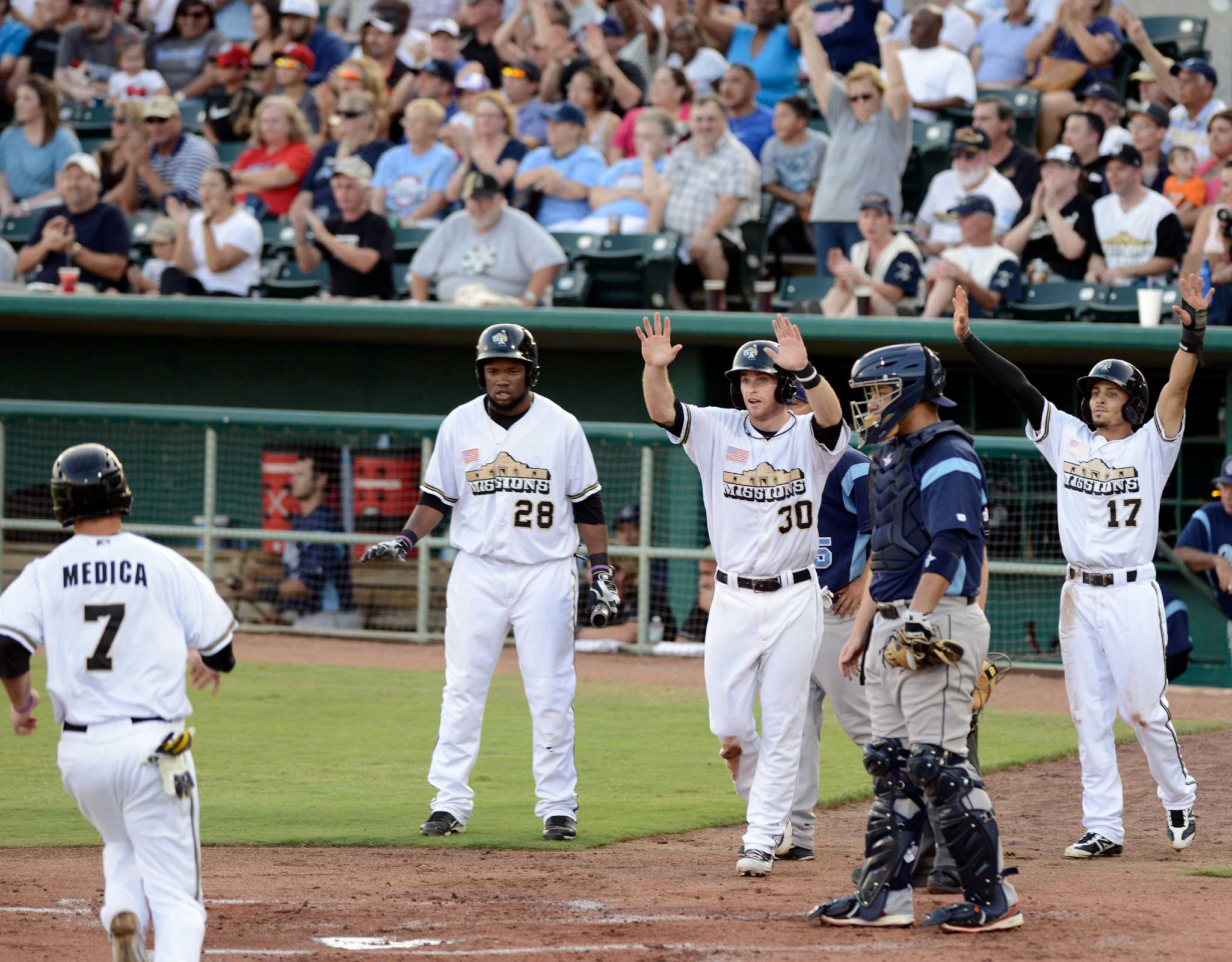 Errant throw propels Missions to 2-1 series lead