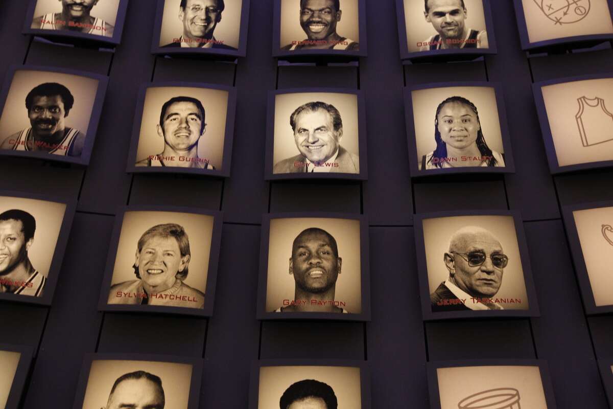 Guy V. Lewis gets long-awaited induction to Hall of Fame