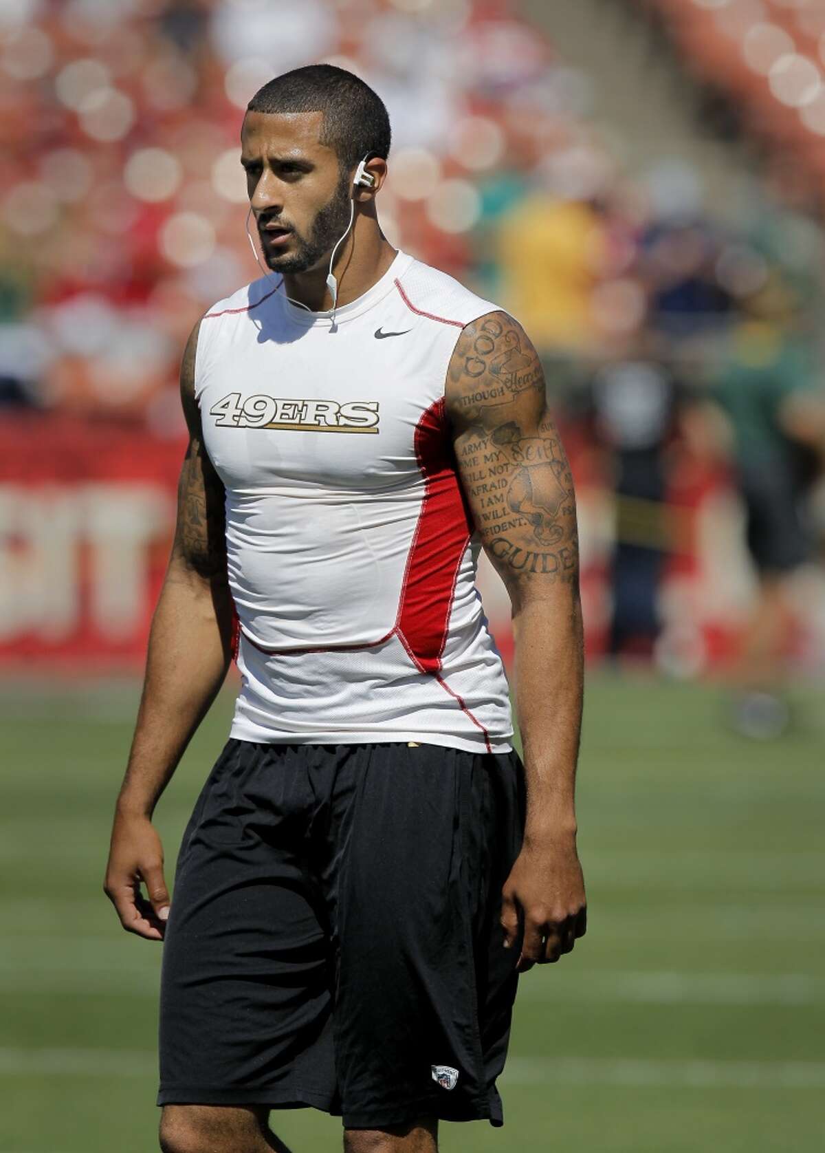 Kaepernick throws for 412 yards in win over Pack