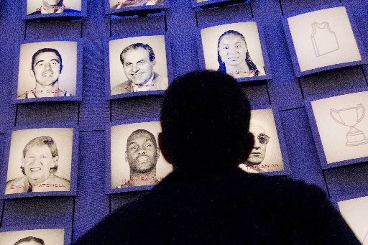 Former UH coach Guy V. Lewis finally enshrined in Hall of Fame