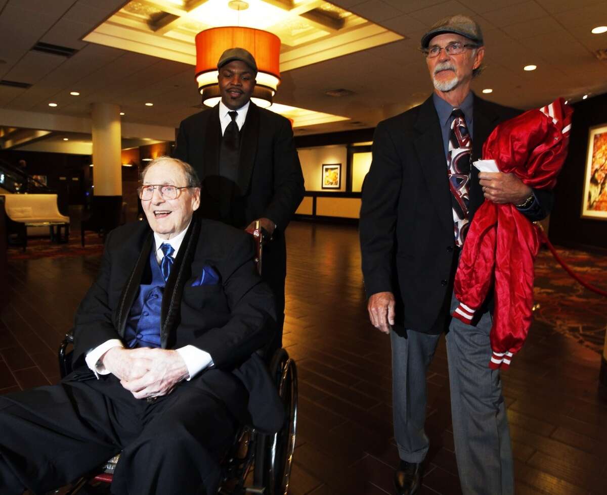 Former UH coach Guy V. Lewis finally enshrined in Hall of Fame