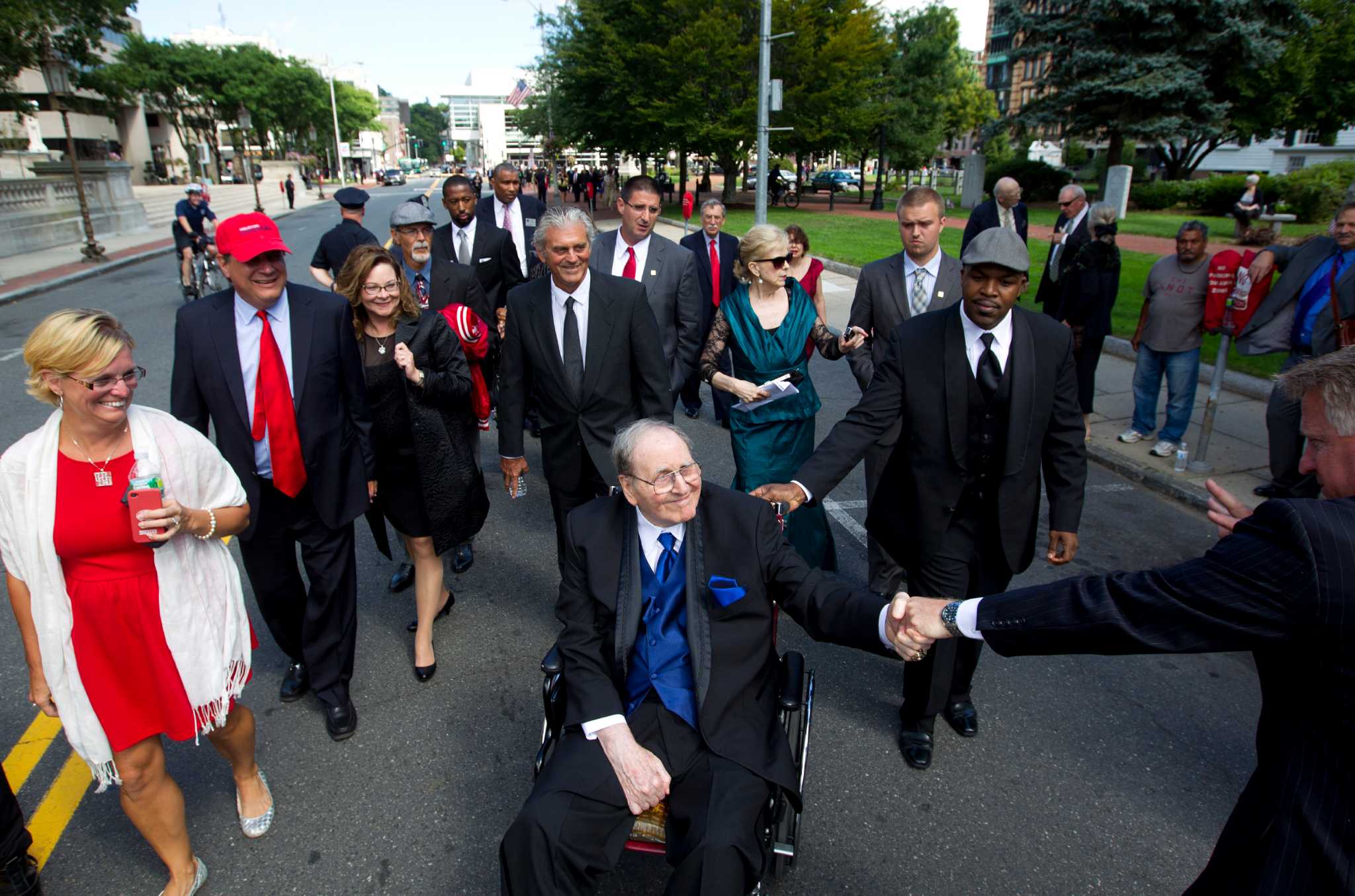 Former UH coach Guy V. Lewis finally enshrined in Hall of Fame
